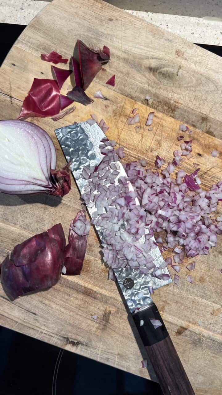 Spiced Onions (Indian Takeaway Style) - Laurens Cravings