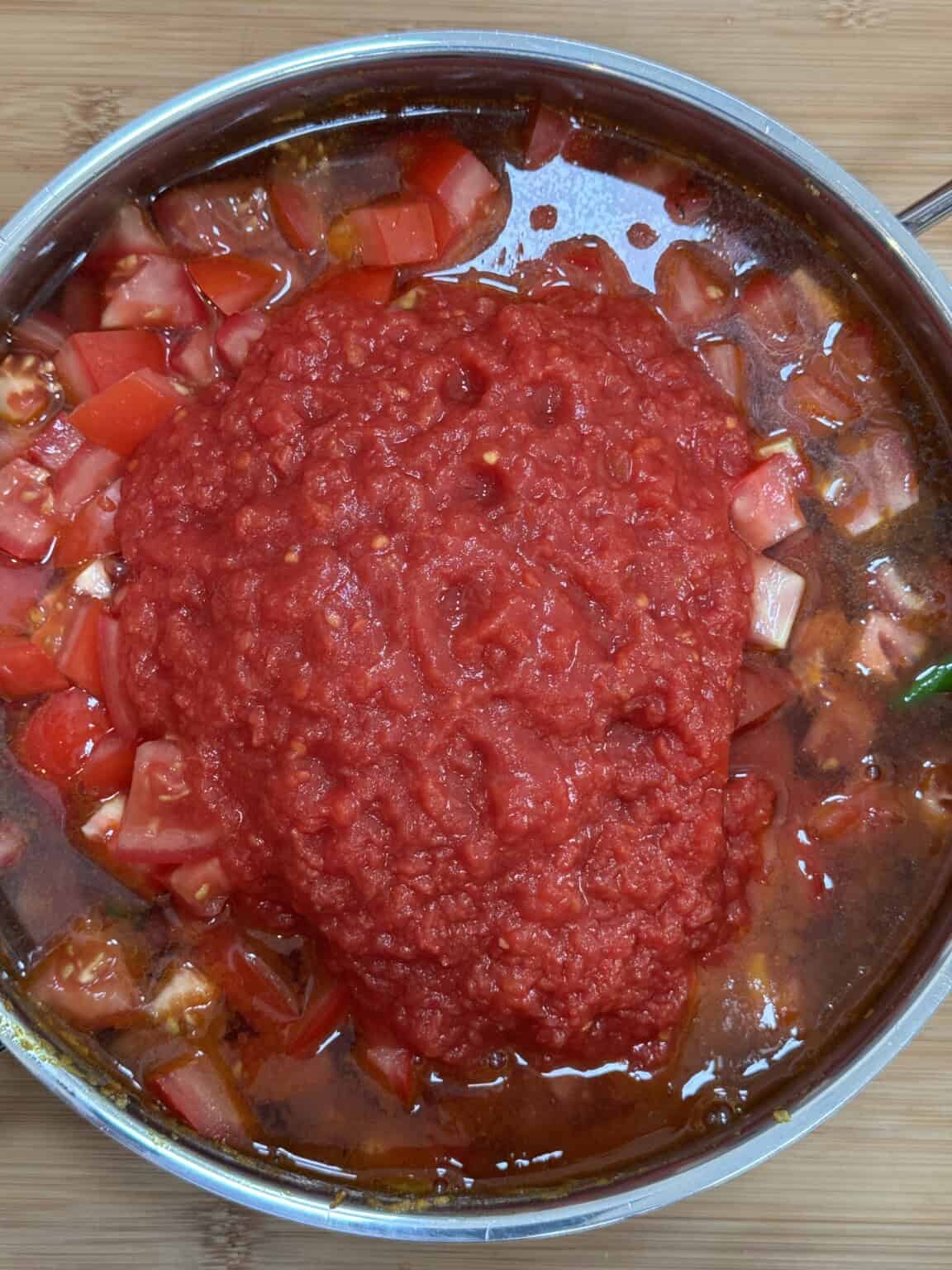 Garlic Chilli Chicken Curry (South Indian) - Laurens Cravings