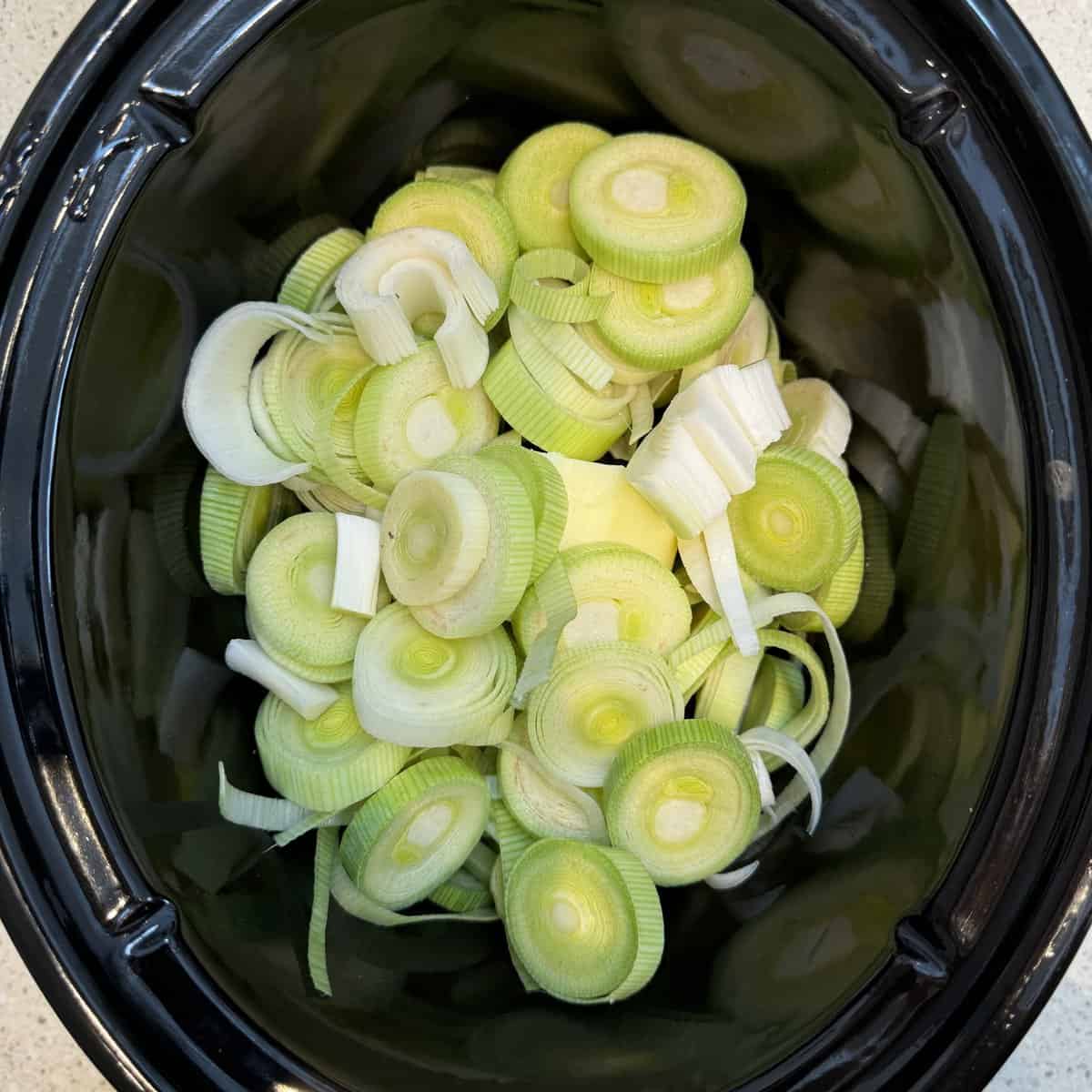 Leek and Potato Soup (Slow Cooker recipe) - Laurens Cravings