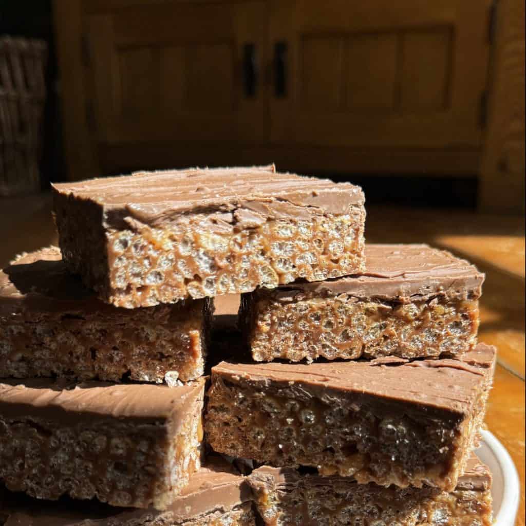 Mars Bar Slice (Chocolate Tray Bake) - Laurens Cravings
