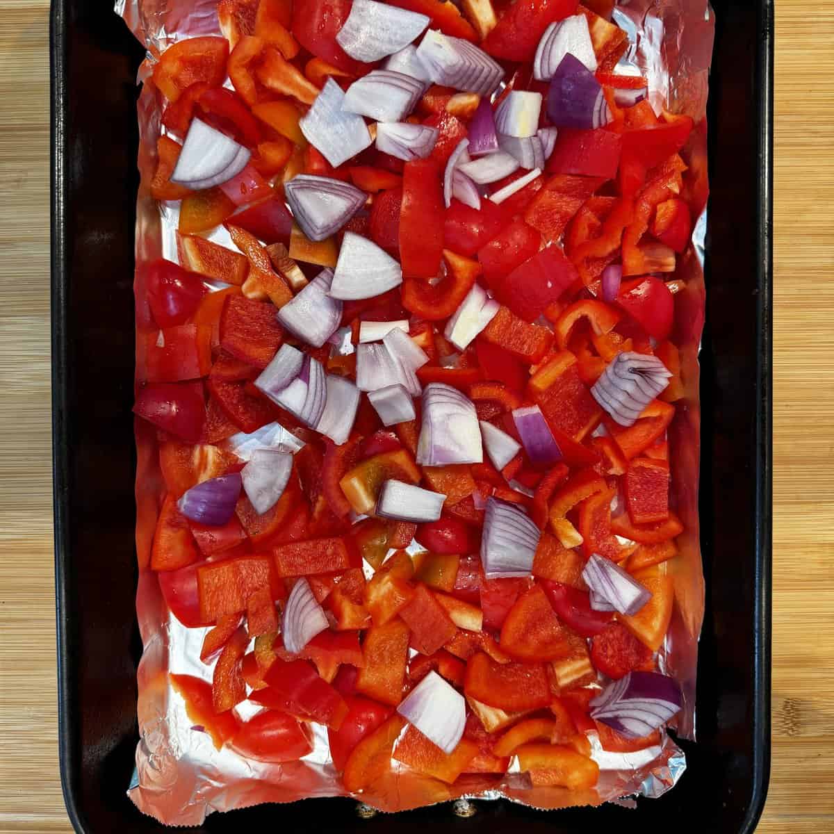 Za'atar Roasted Red Pepper Soup with Sun-dried Tomatoes - Laurens Cravings