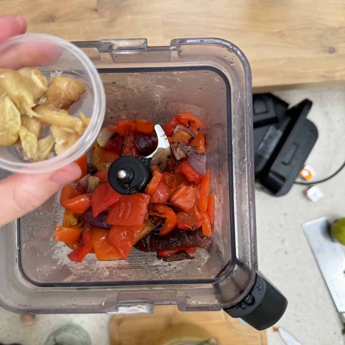 Za'atar Roasted Red Pepper Soup with Sun-dried Tomatoes - Laurens Cravings