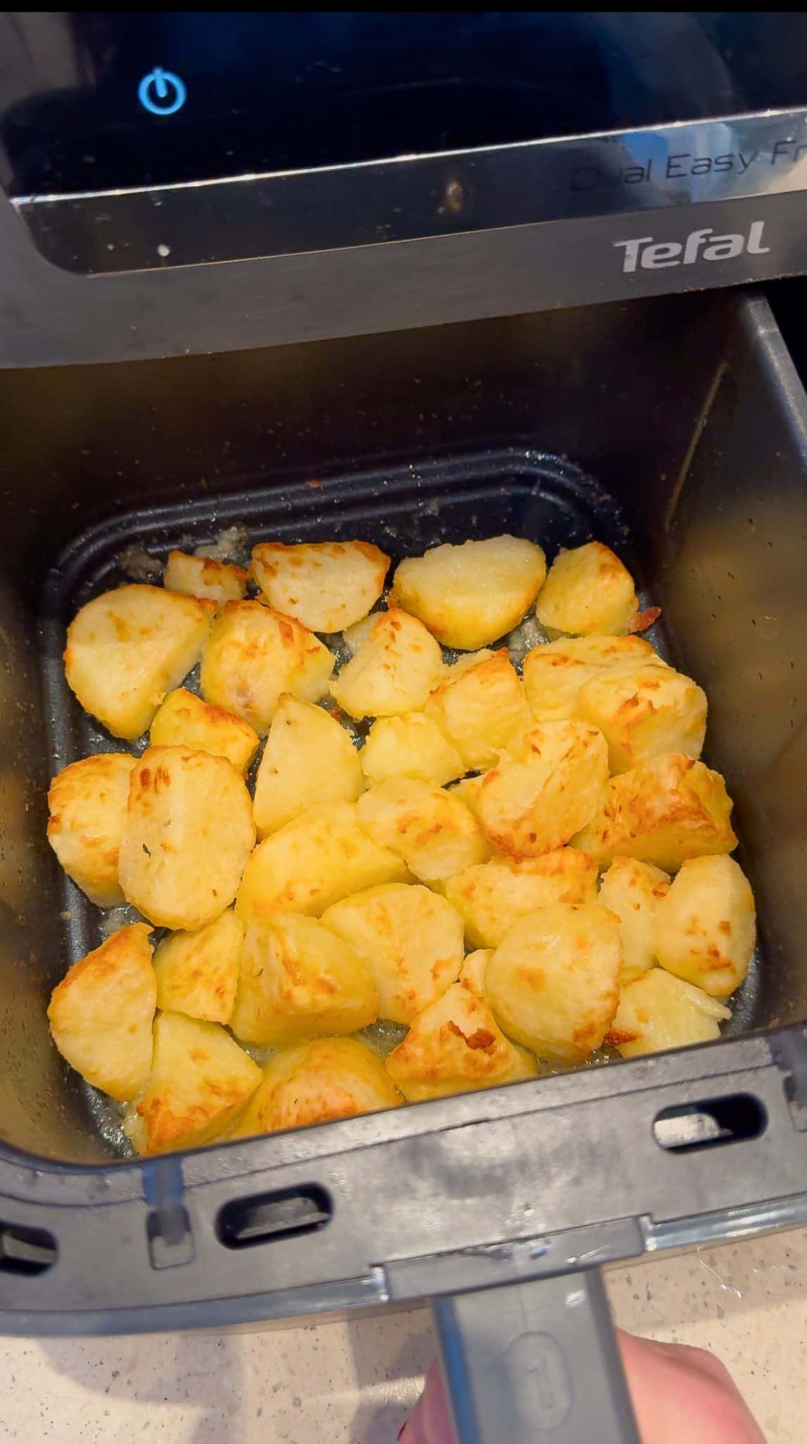 Beef Dripping Roast Potatoes in Air Fryer - Laurens Cravings
