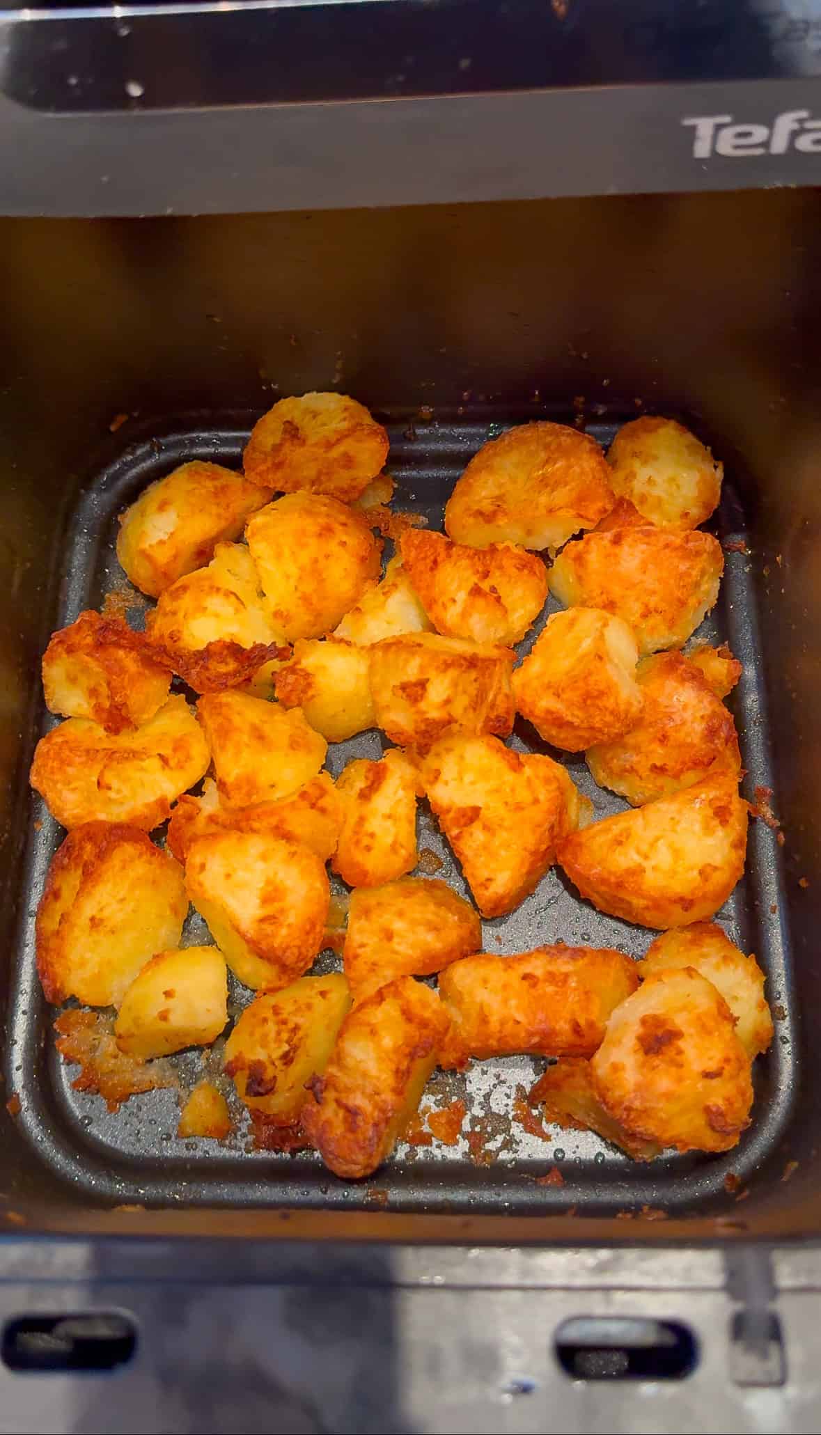 Beef Dripping Roast Potatoes in Air Fryer - Laurens Cravings