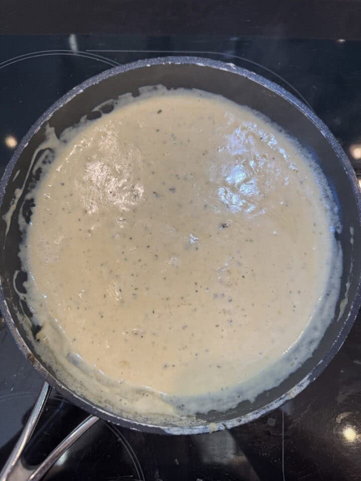 Blue Cheese Sauce for Steak (10 Minute Recipe) - Laurens Cravings