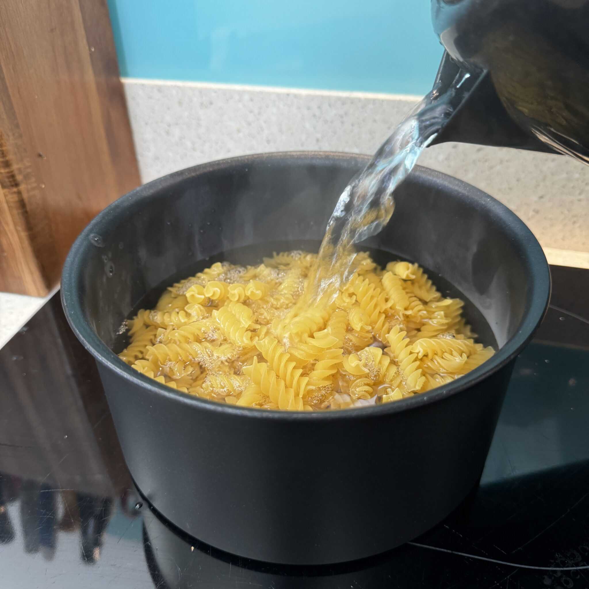 Creamy Tomato Beef Pasta (30 Minute Meal) - Laurens Cravings