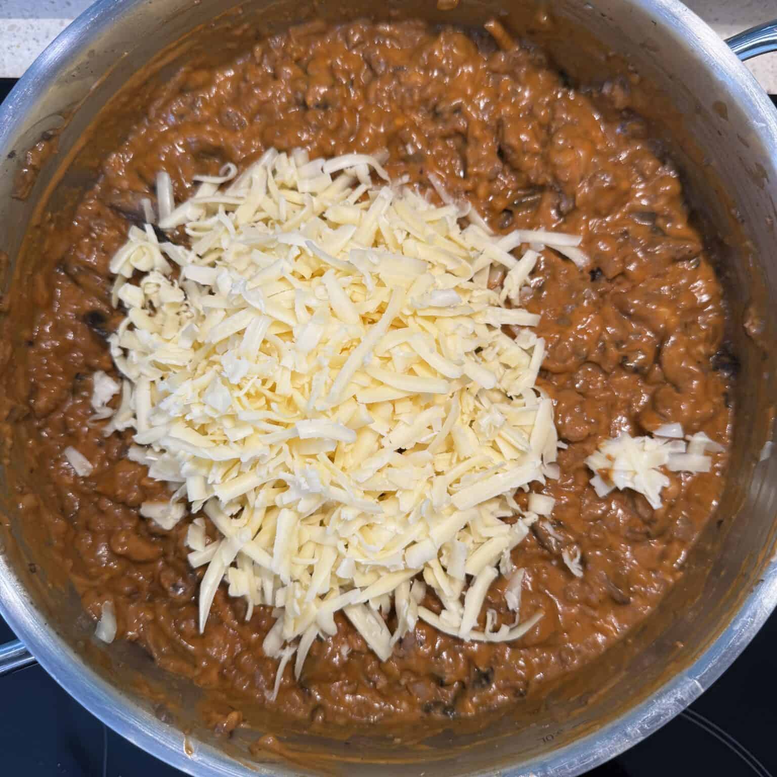 Creamy Tomato Beef Pasta (30 Minute Meal) - Laurens Cravings