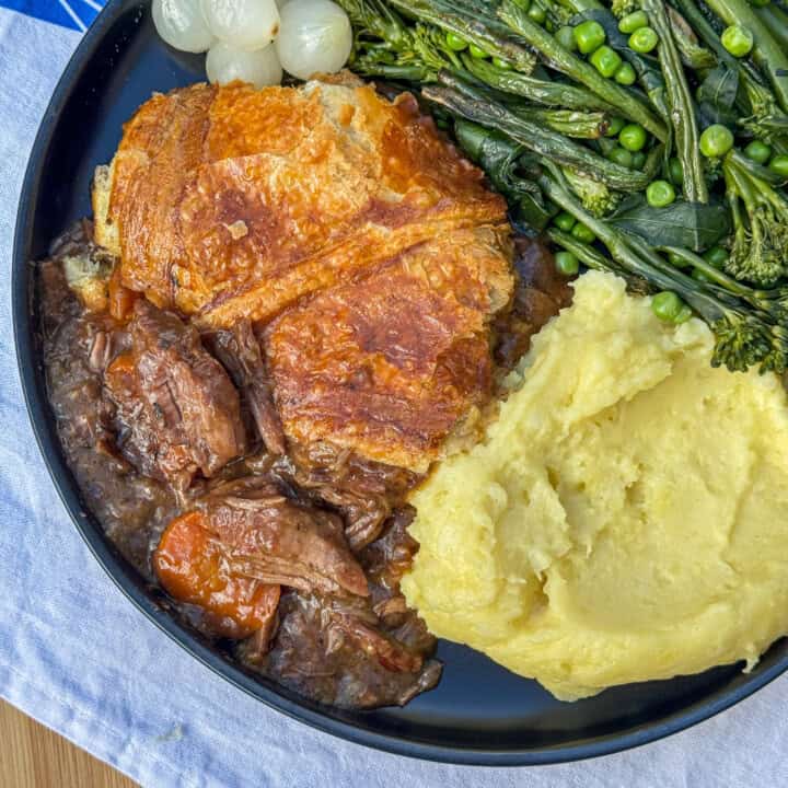Scottish Steak Pie (Slow Cooker and Hob Method) - Laurens Cravings