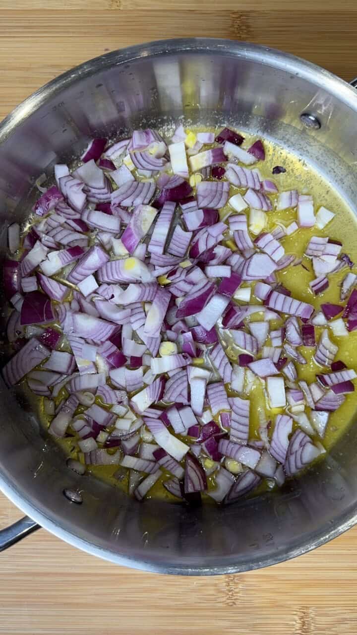 Spiced Red Cabbage (30 Minute Recipe) - Laurens Cravings
