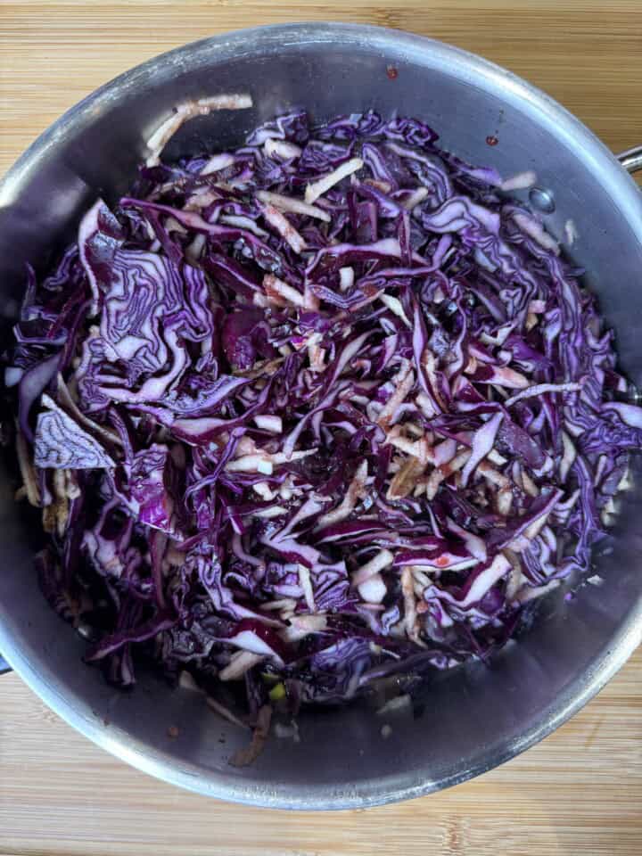 Spiced Red Cabbage (30 Minute Recipe) - Laurens Cravings