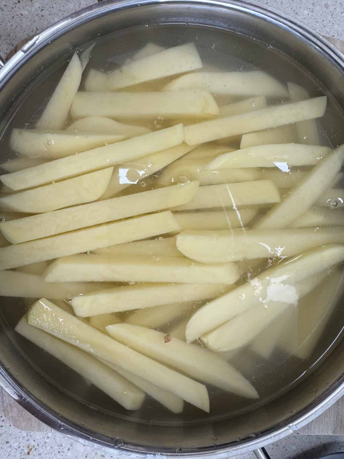Crispy Homemade Deep-Fried Chips Recipe - Laurens Cravings