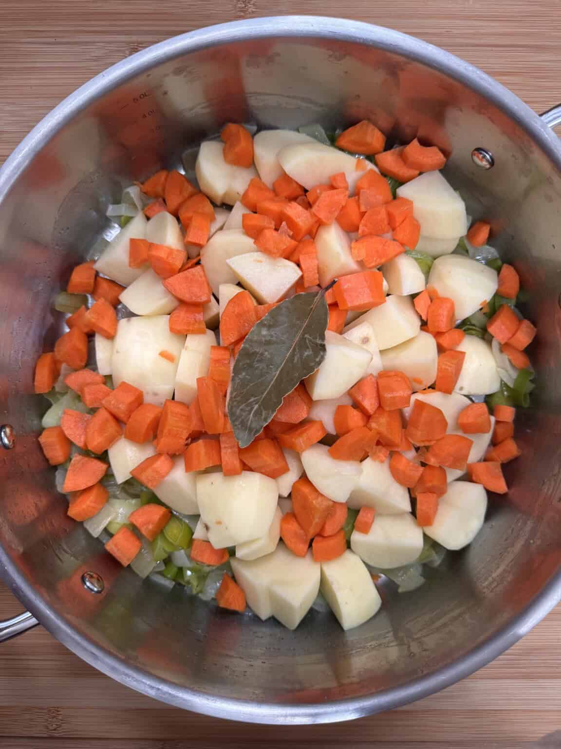 Scottish Tattie Soup - Laurens Cravings